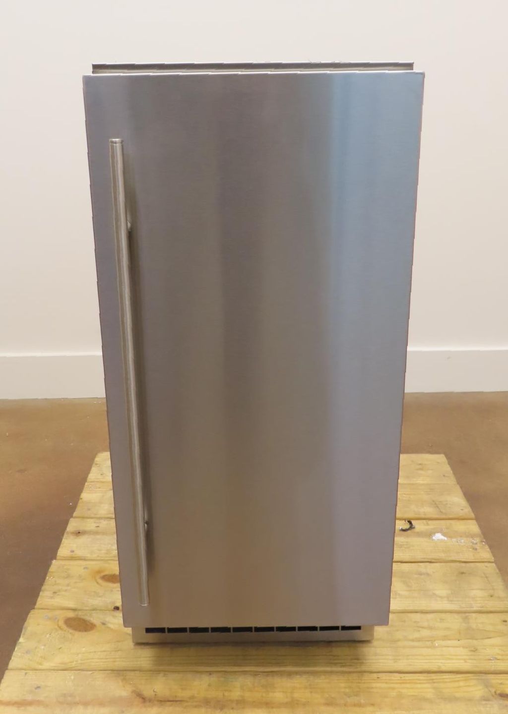 Viking FGIM5151 15" Outdoor Built In Panel Ready Ice Maker + Stainless ...